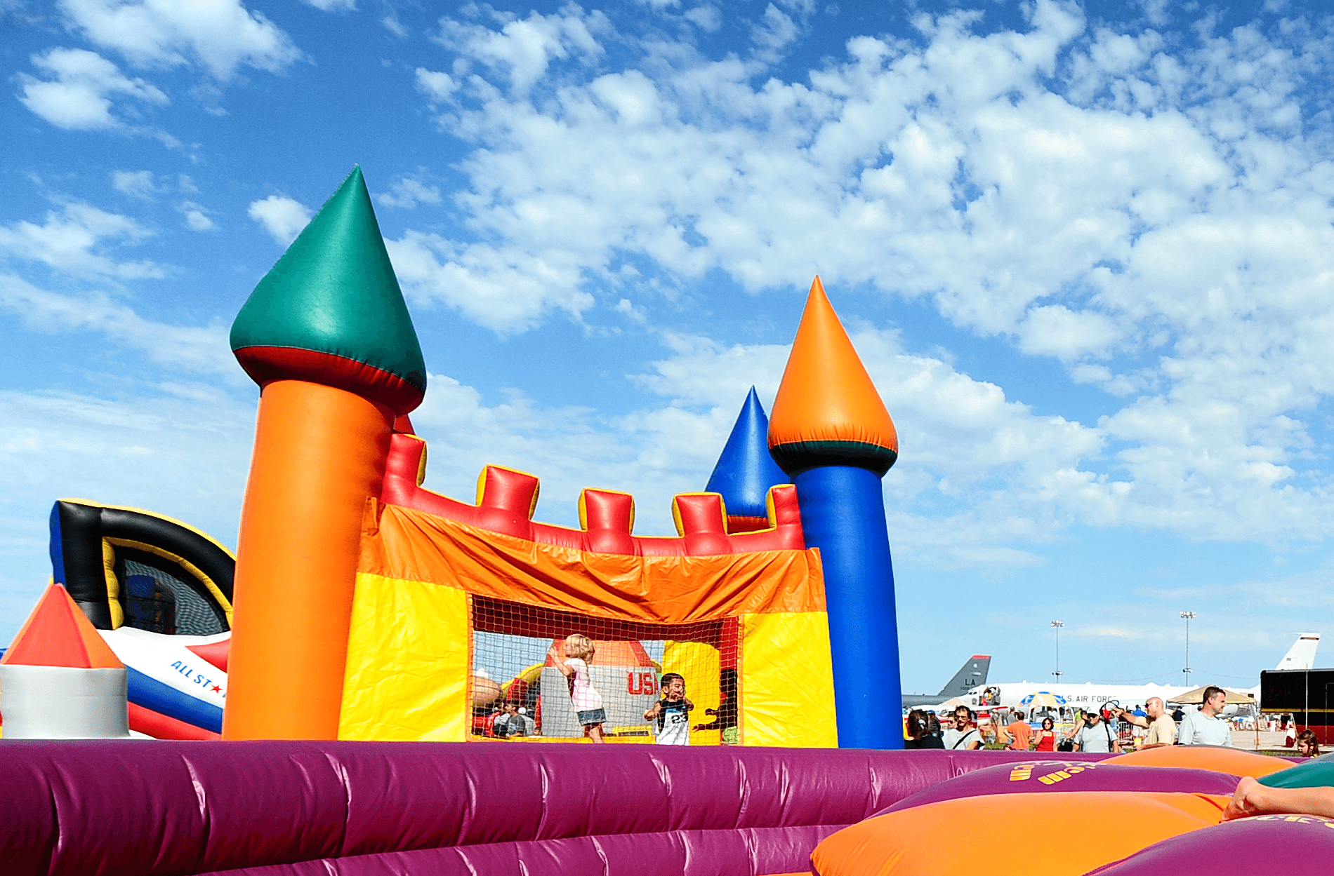 SkyBounceImage – Jump Around Party